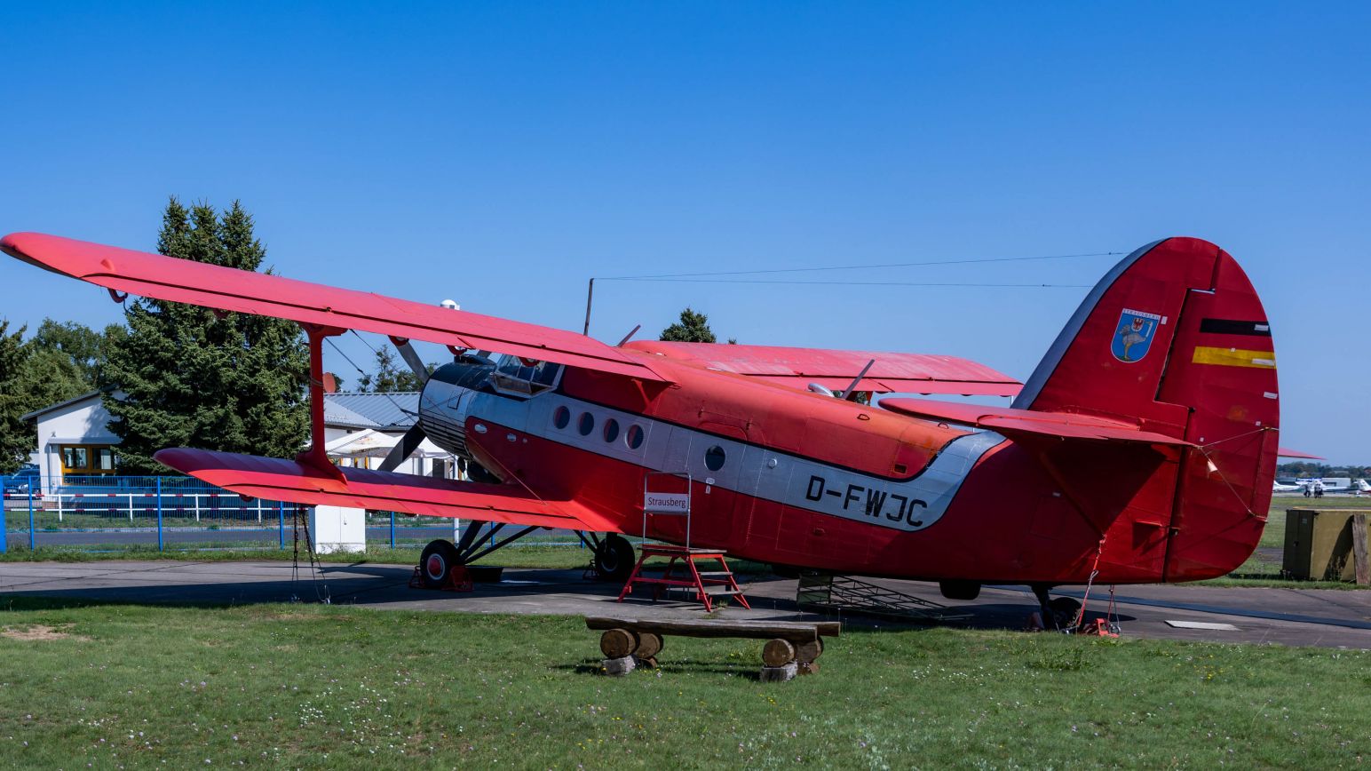 Startseite — Strausberger Flugplatz GmbH — Strausberger Flugplatz GmbH